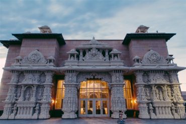 Built over 185 Acres for more than $150M, World’s Largest Akshardham ...